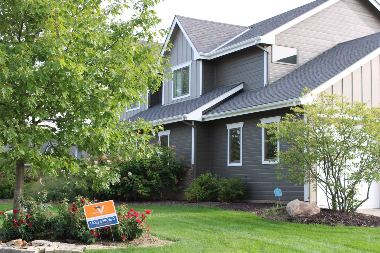 How Much Does It Cost to Reside a House in Nebraska?